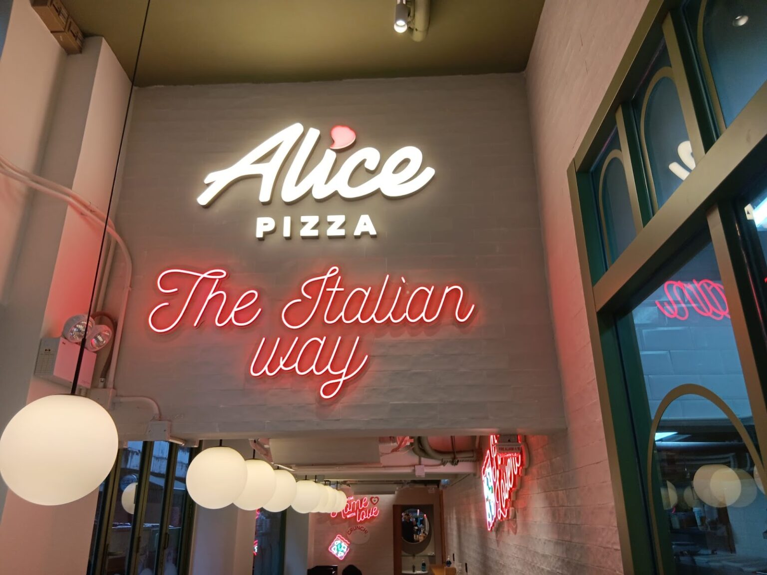 Slice-Testing the Roman Pizza Hype at Hong Kong’s Alice Pizza - Pale ...
